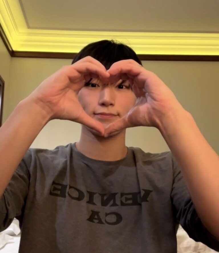 Meme Thả Tim - TOP Ảnh Chế Heart Cute 💕